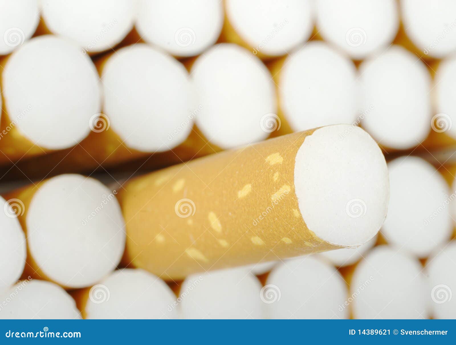 Cigarette image stock. Image du cigarette, superficiel - 14389621