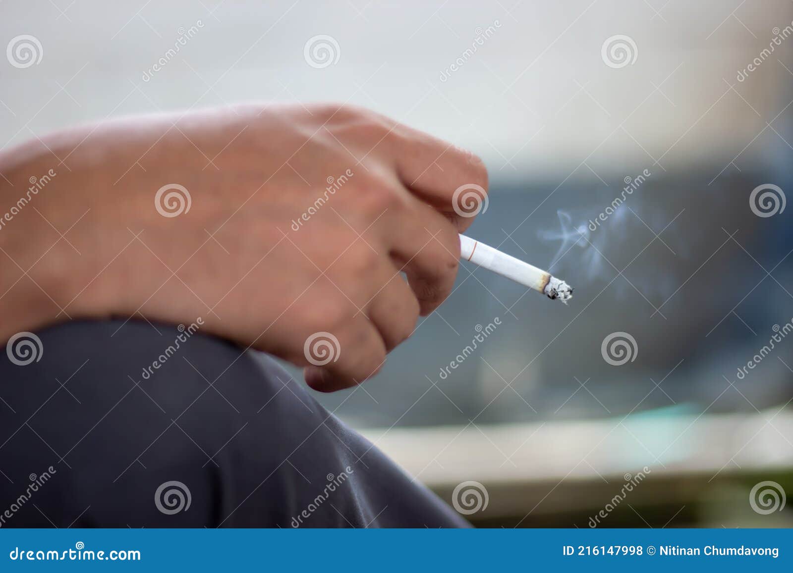 A Cigarette in the Hand of a Man Stock Photo - Image of lung, hand ...