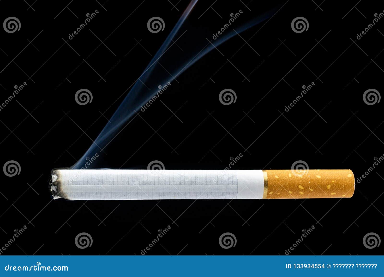Cigarrillo Del Humo Del Cigarrillo Foto de archivo - Imagen de estudio ...