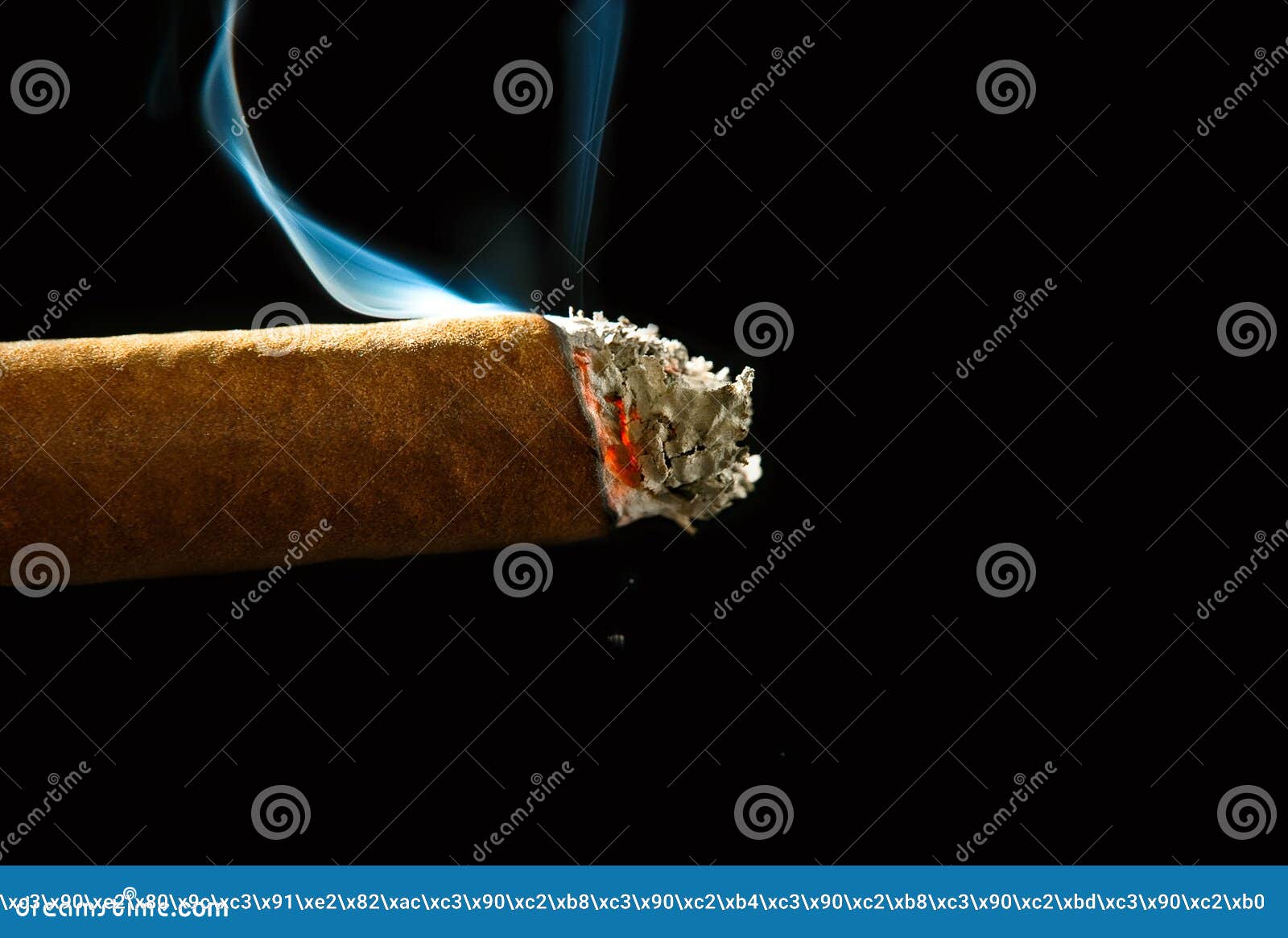 Cigarro imagen de archivo. Imagen de negro, cigarrillo - 4698961