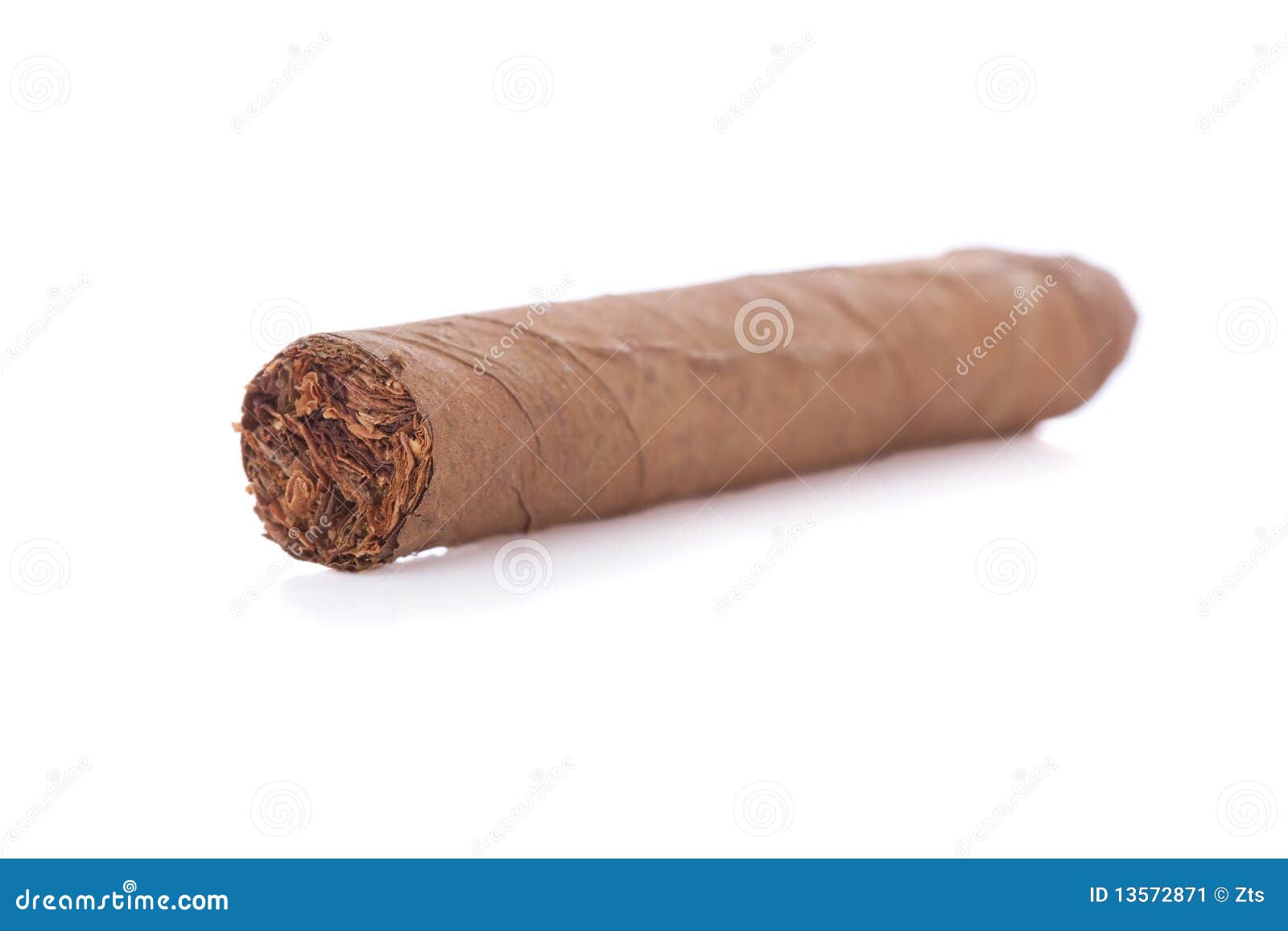 Cigarro Grande Aislado En Blanco Imagen de archivo - Imagen de recorte ...