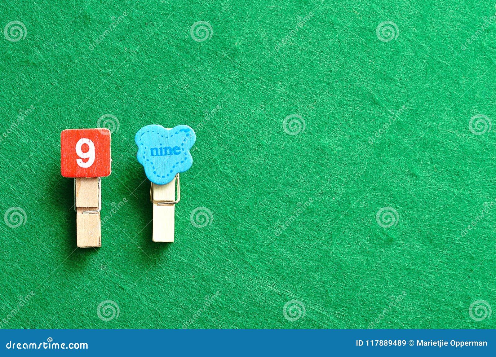 Cijfer Negen Met Woord Negen Stock Afbeelding - Image of wiskunde ...