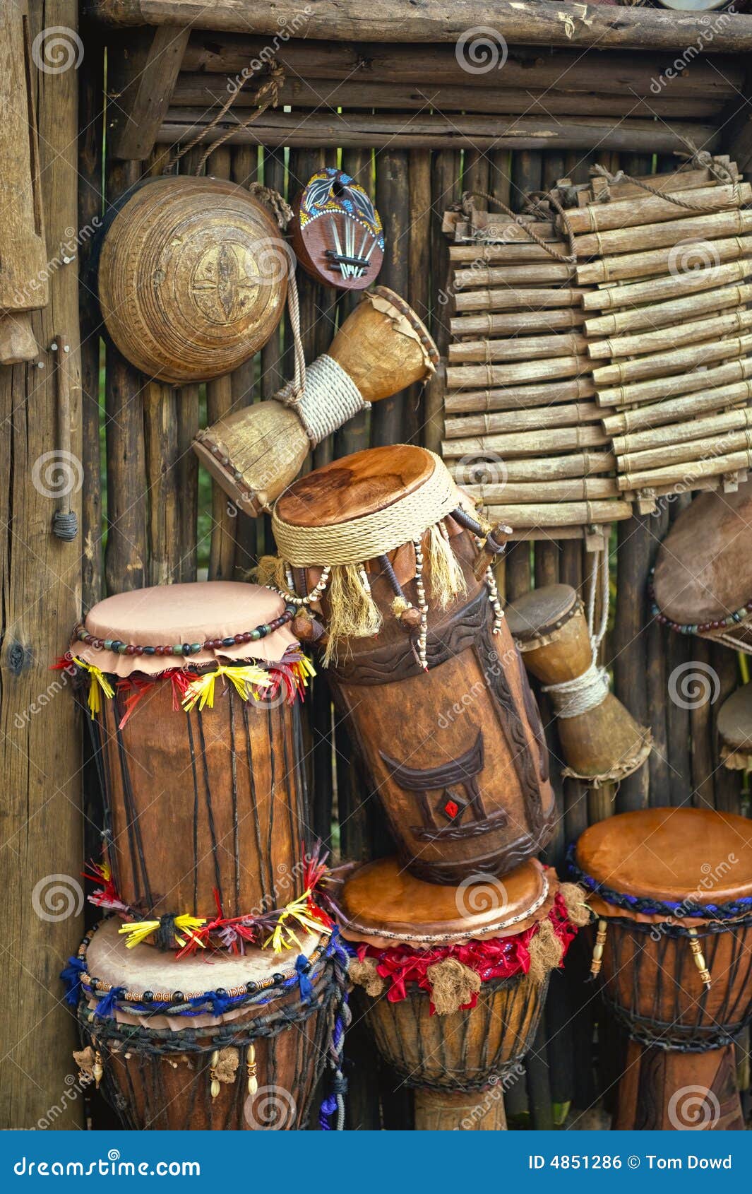 Cilindros dos bongos foto de stock. Imagem de gravado - 4851286