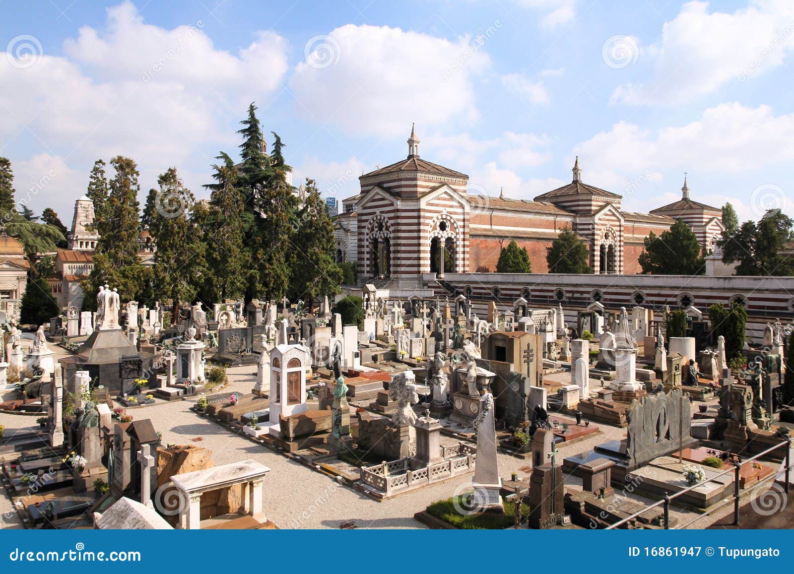 Cimitero immagine stock. Immagine di italiano, italia - 16861947