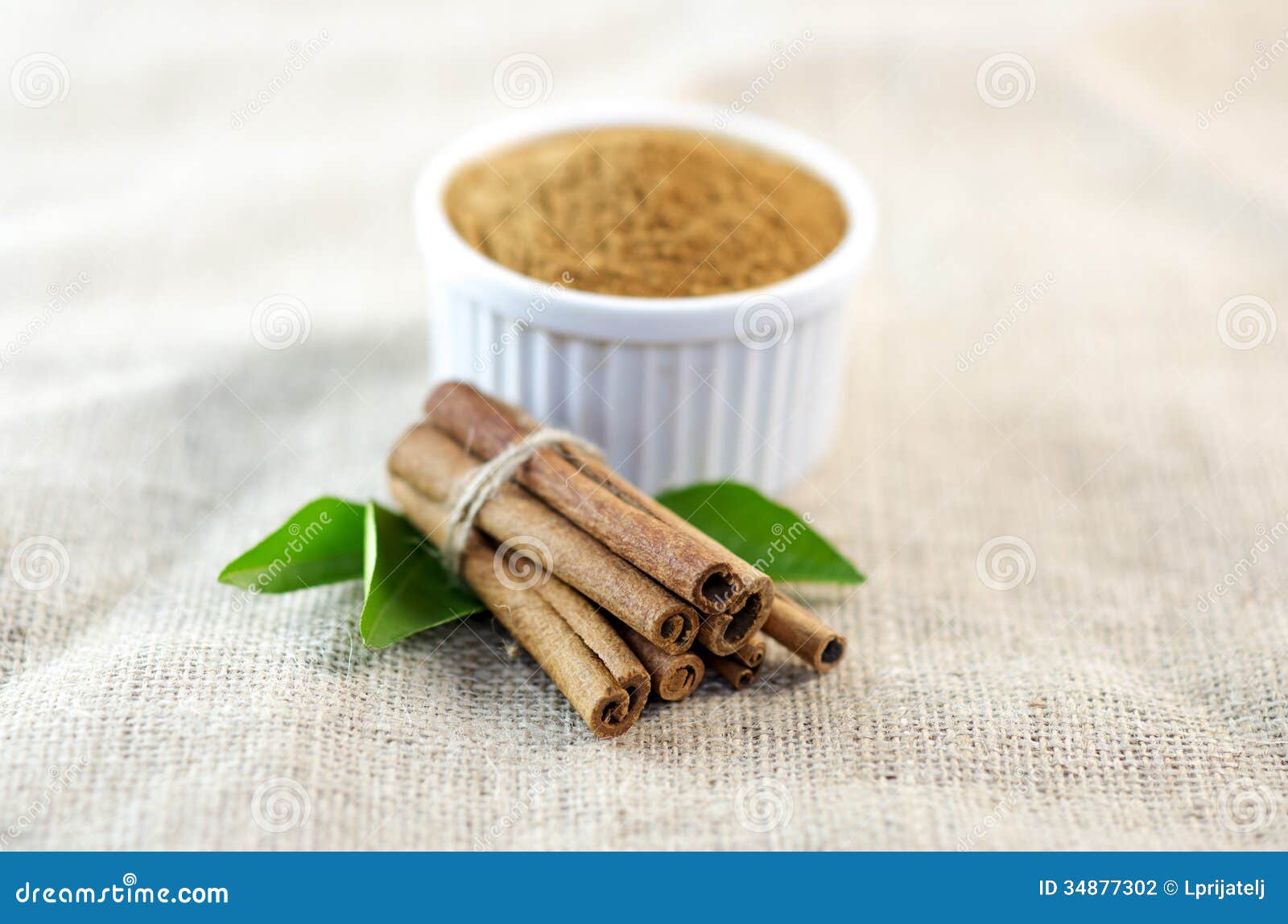 Cinamon photo stock. Image du santé, ingrédient, cuisine - 34877302
