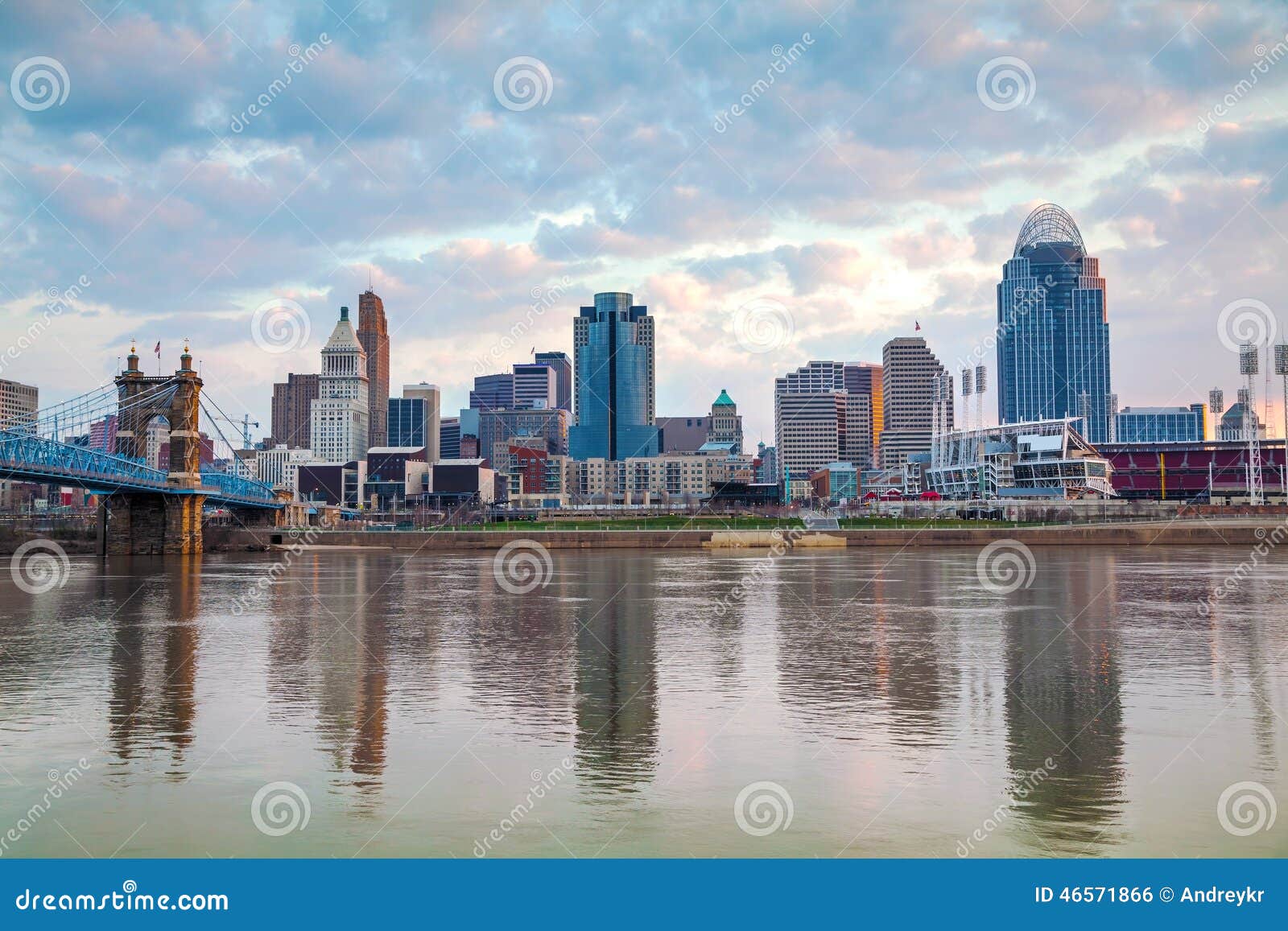 Cincinnati Downtown Overview Stock Photo - Image of architecture, water ...