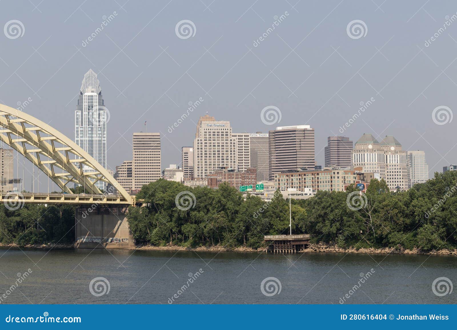 Cincinnati Downtown Skyline Including the Great American Tower and ...