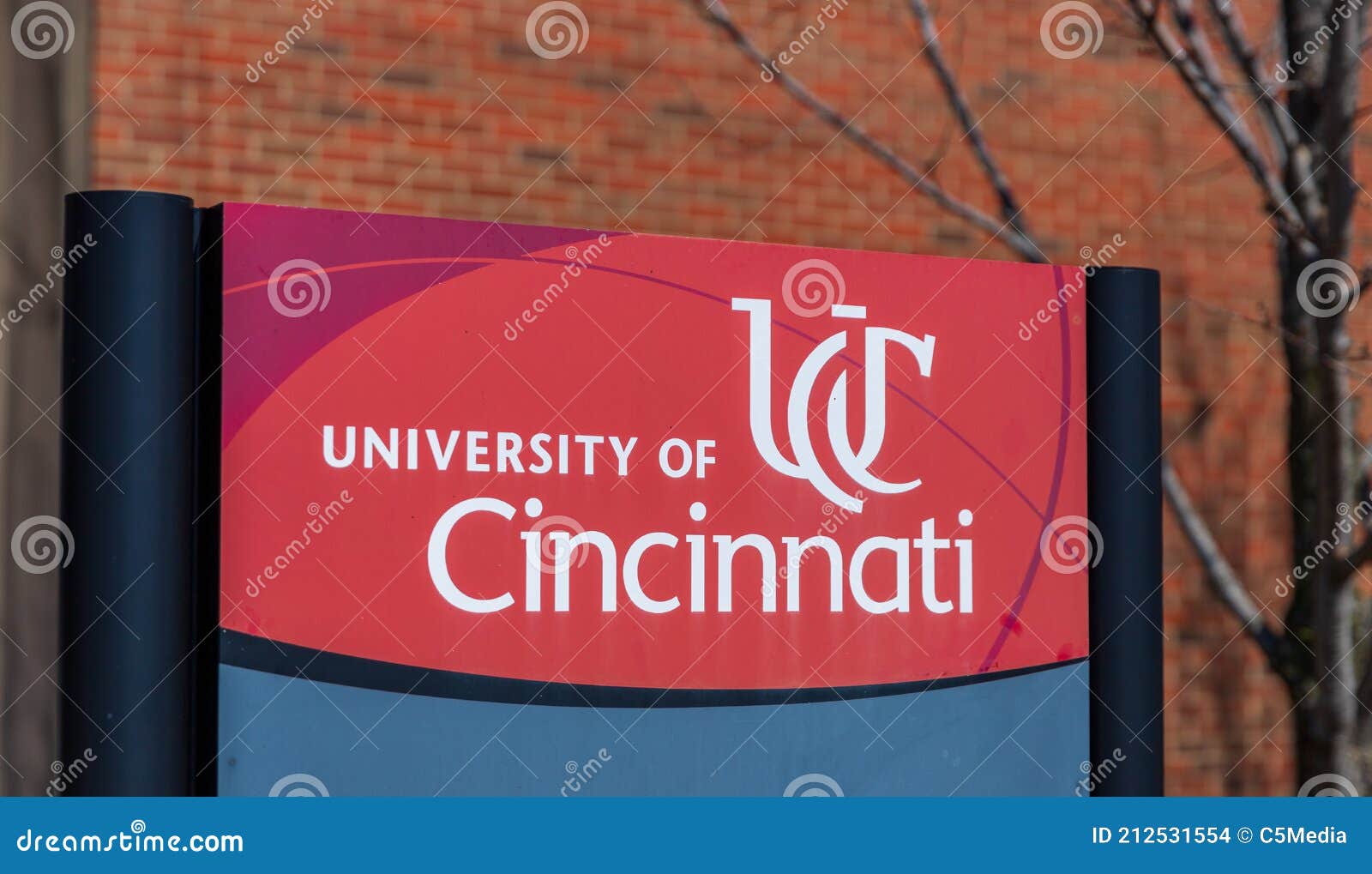 University of Cincinnati Sign in Cincinnati, OH Editorial Stock Image ...