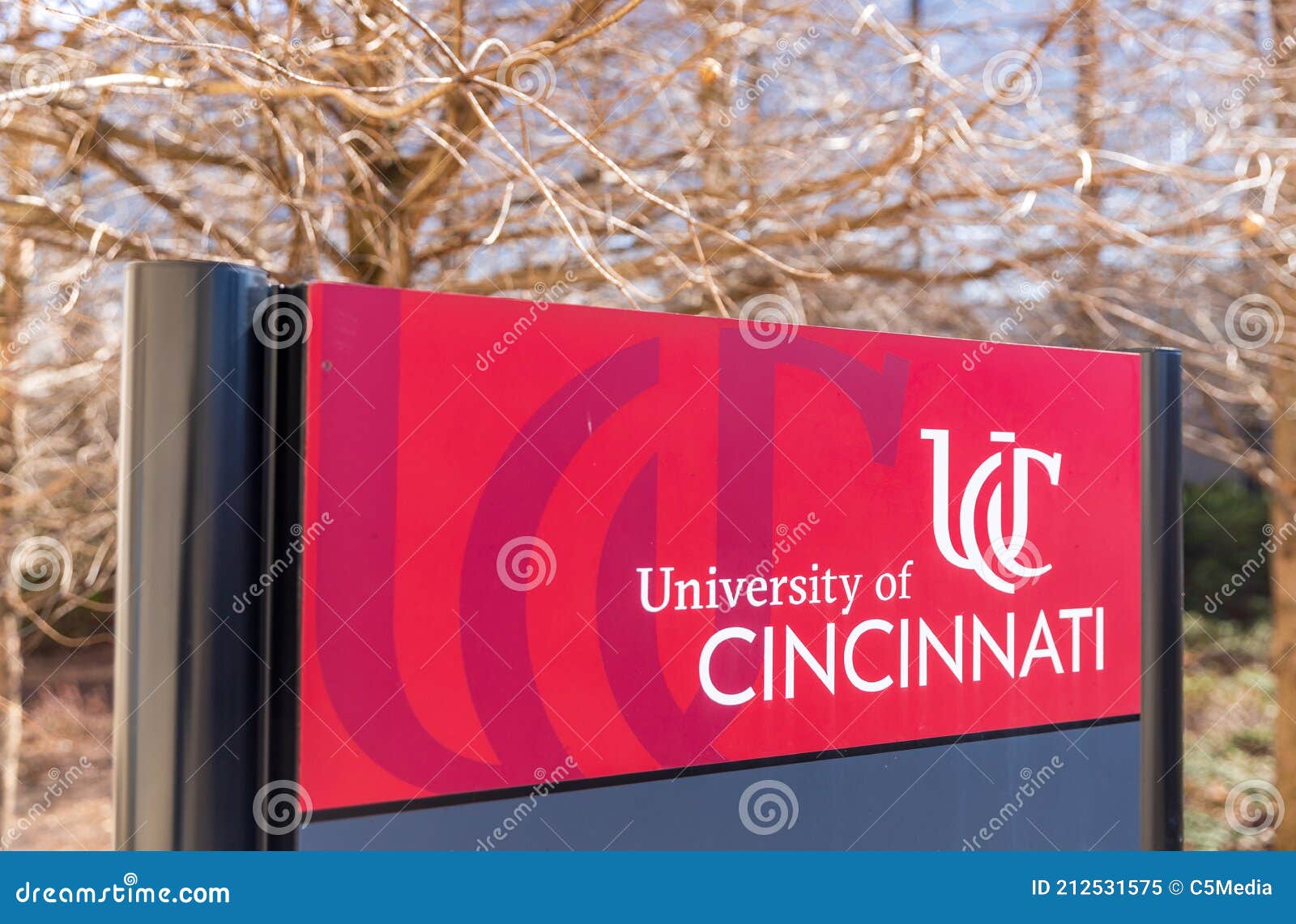 University of Cincinnati Sign in Cincinnati, OH Editorial Image - Image ...