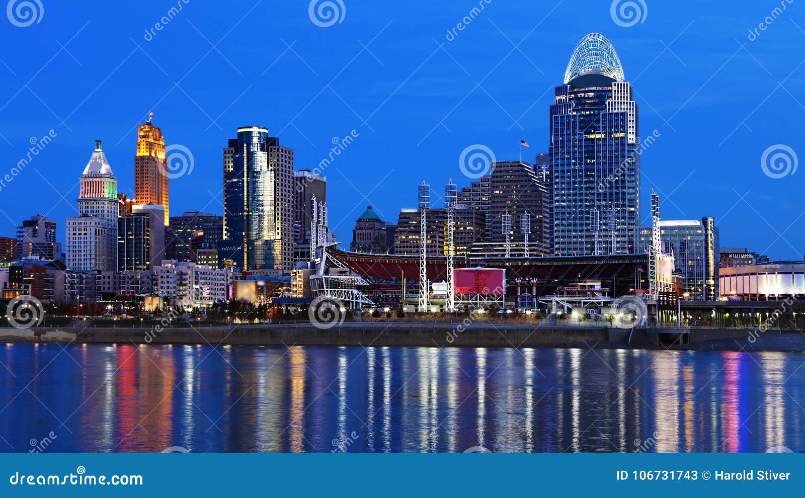 Cincinnati, Ohio Skyline at Night with Reflections Stock Image - Image ...