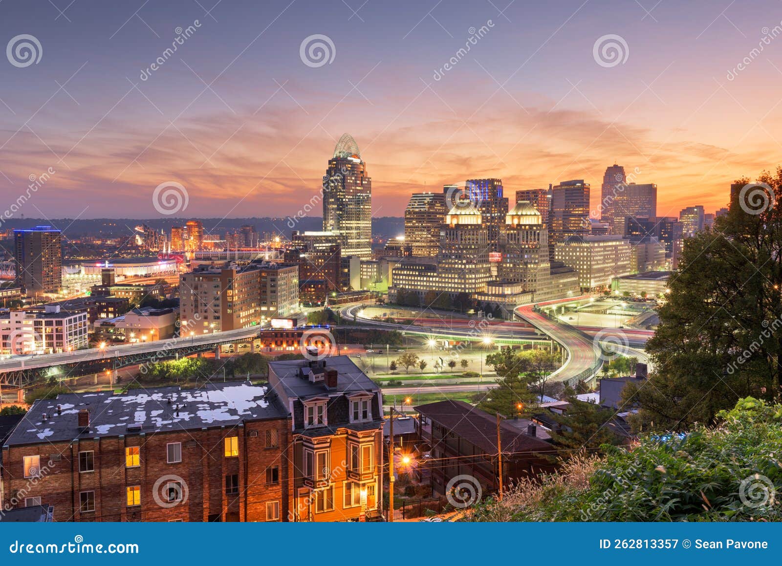 Cincinnati, Ohio, USA Cityscape at Dusk Stock Image - Image of ...