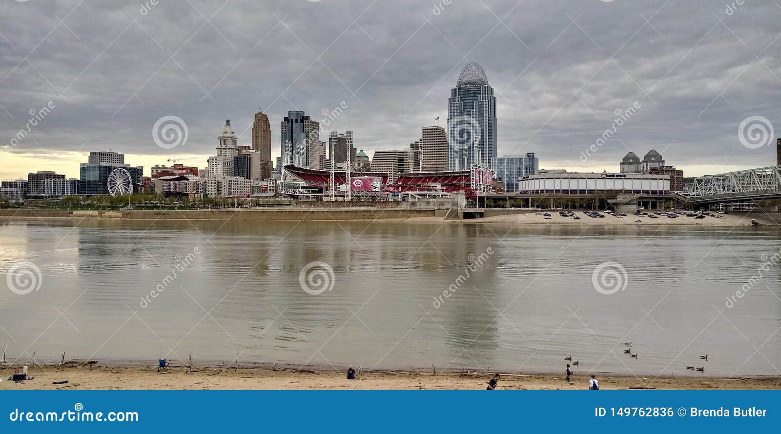 Cincinnati Ohio editorial photo. Image of panorama, ohio - 149762836