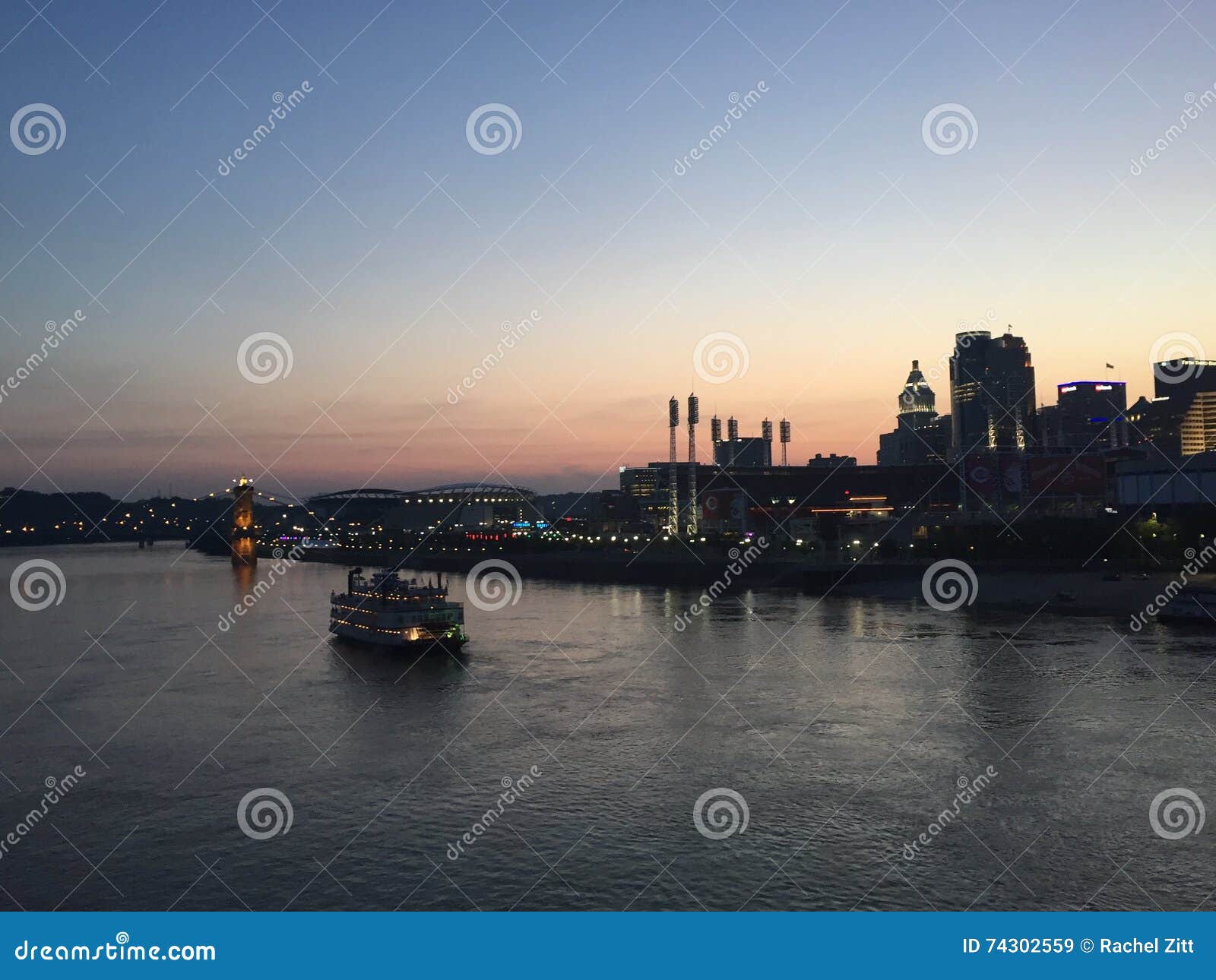 Cincinnati Skyline at Sunset Editorial Stock Image - Image of setting ...