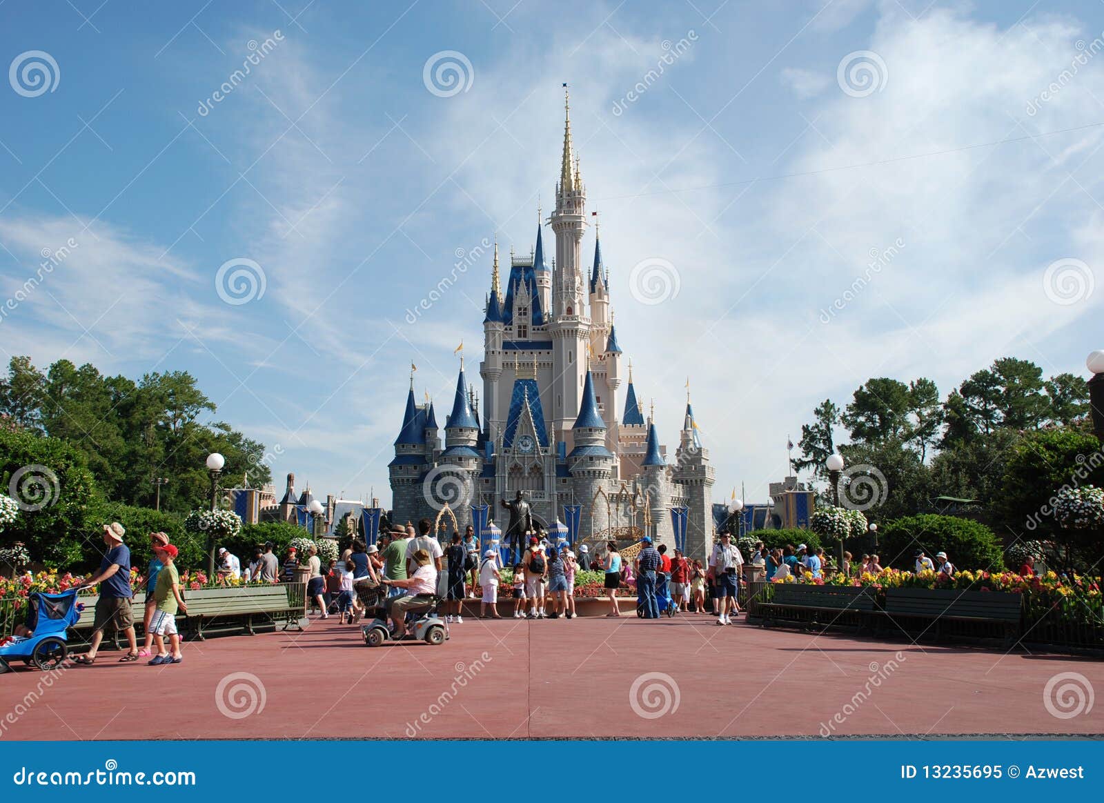 Cinderella Castle Disneyland Anaheim Closeup Signage Editorial Photo ...