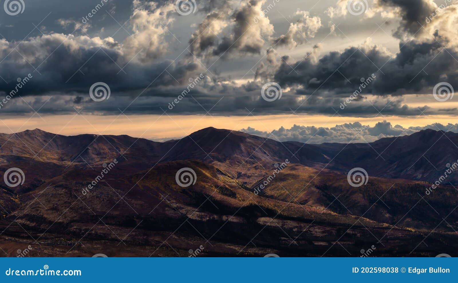 Cinemagraph Continuous Loop Animation. Landscape and Mountains Stock ...