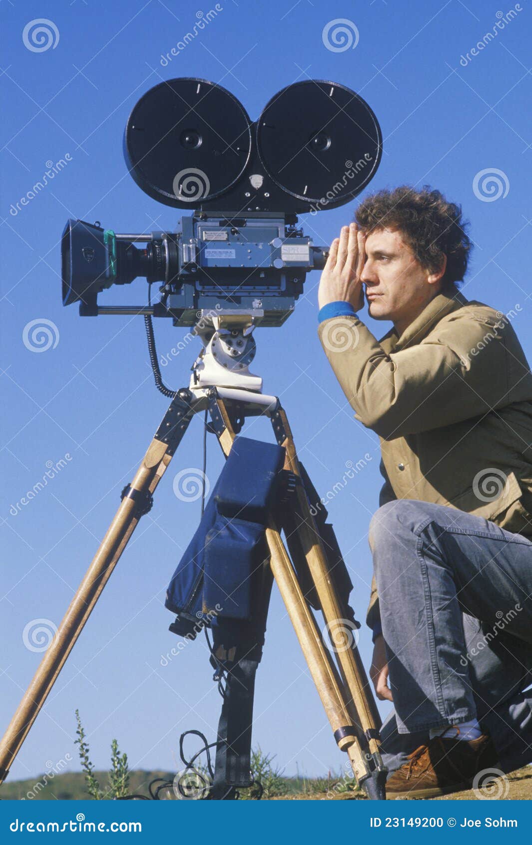 Cinematographer with Motion Picture Camera Editorial Image - Image of ...