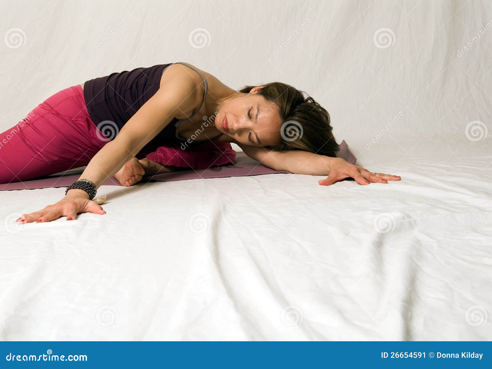 Cinese Woman Doing Yoga Stock Image Image Of Relax Active 26654591