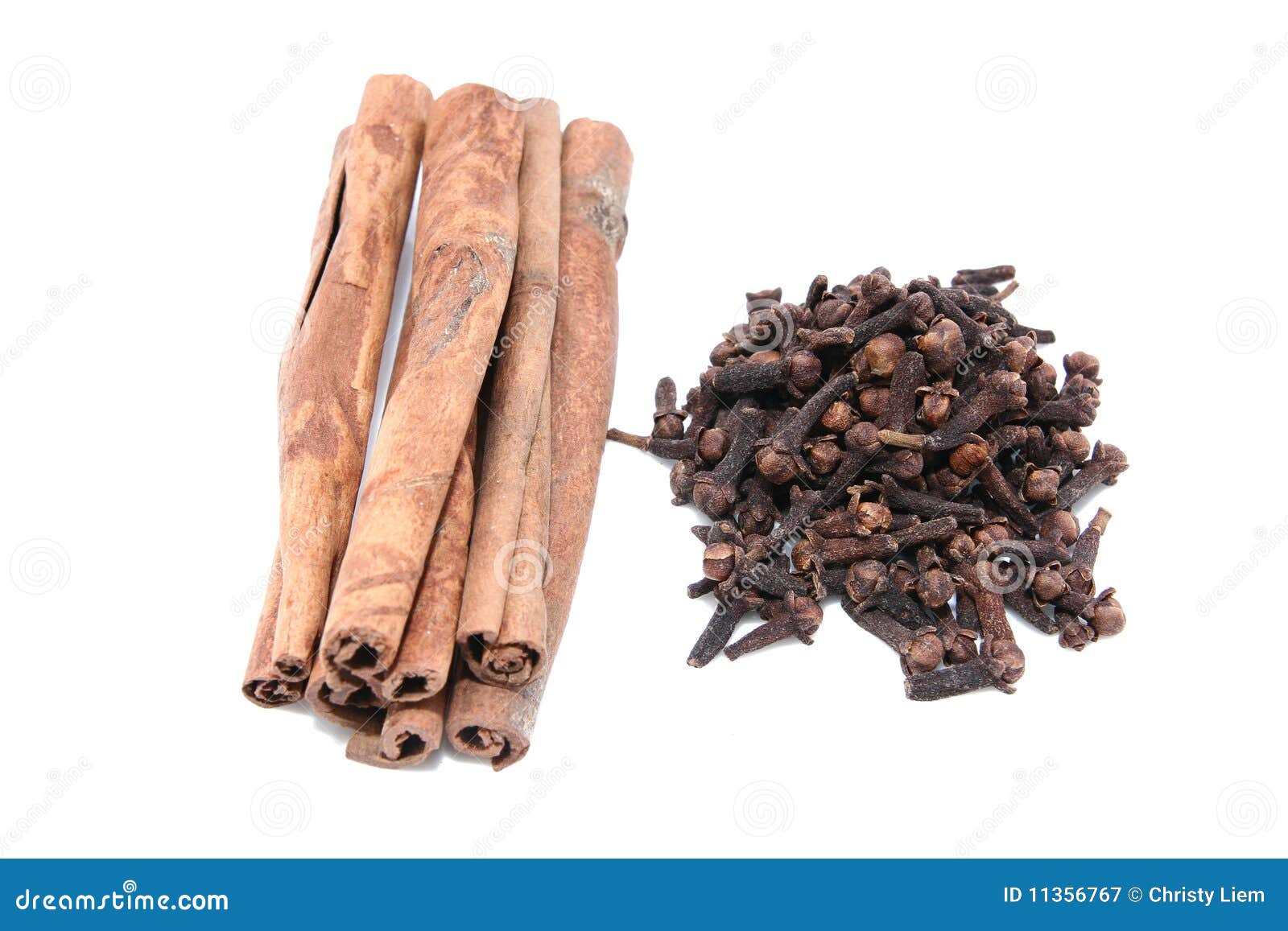 Cinnamon and cloves stock image. Image of piece, cake - 11356767