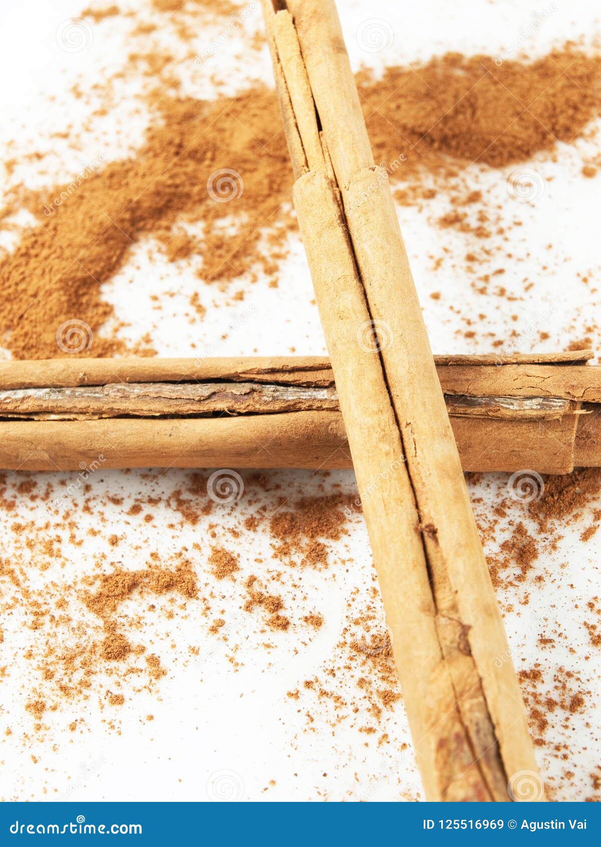 Cinnamon powder and sticks stock image. Image of macro - 125516969