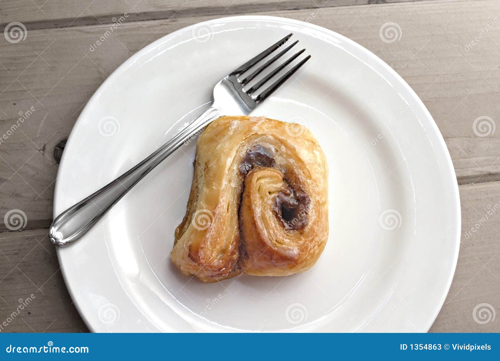 Cinnamon Roll Picture. Image: 1354863