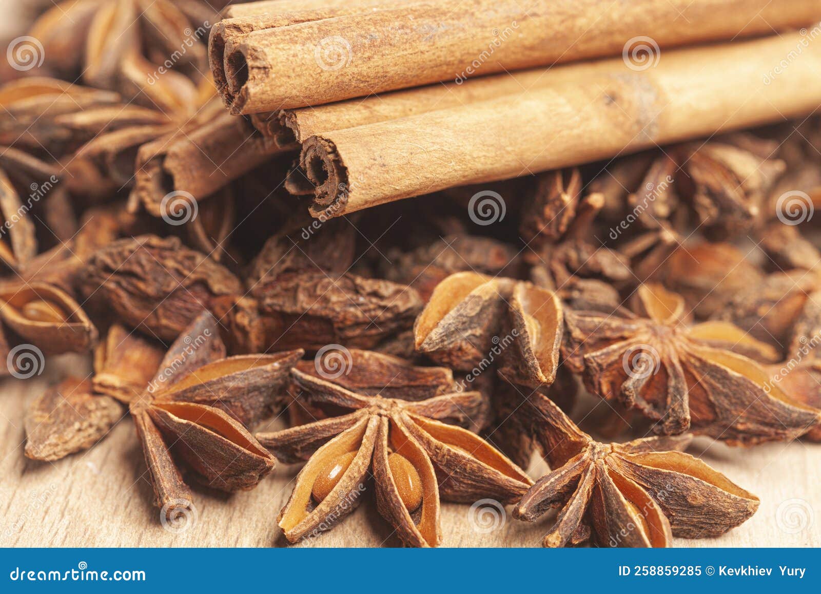 Cinnamon Sticks and Anise Star Stock Image - Image of walnut, herb ...