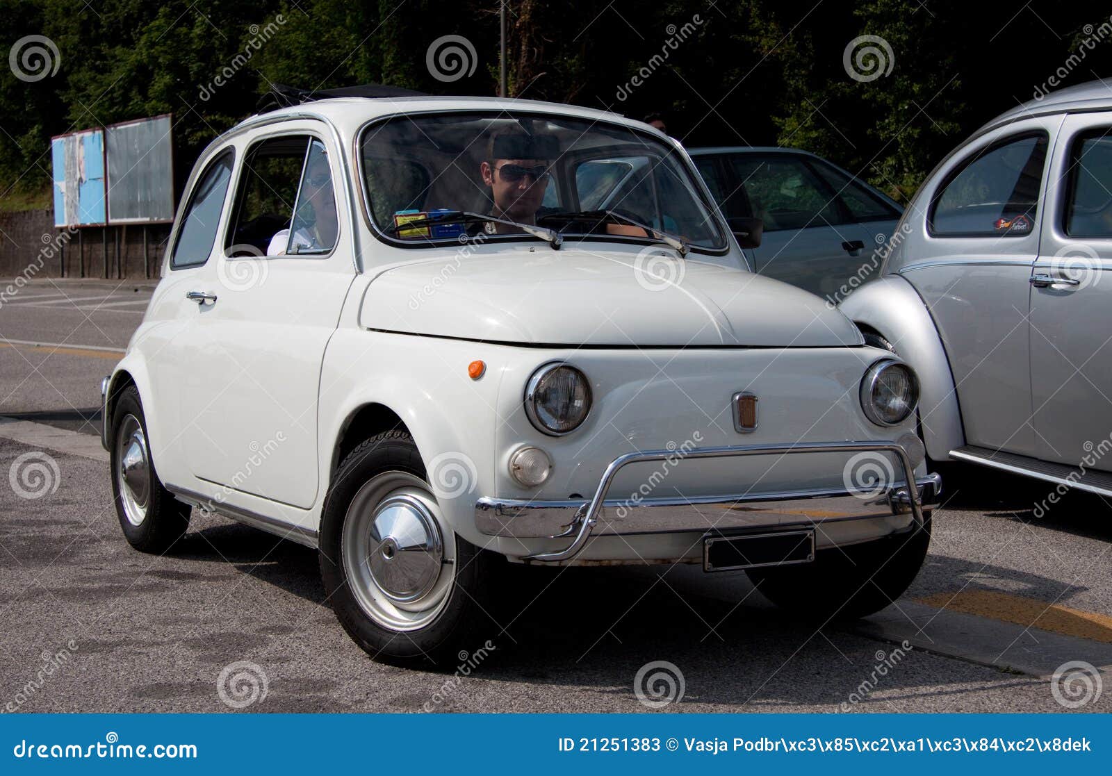 Cinquecento editorial stock photo. Image of fiat, small - 21251383