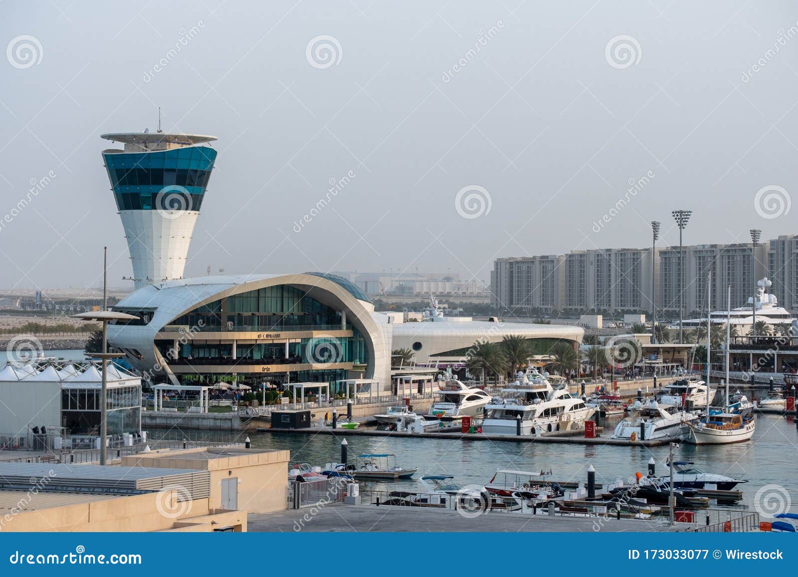 Cipriani Hotel and Iris / Yas Marina Tower at Yas Marina Circuit ... Cipriani Hotel and Iris / Yas Marina Tower at Yas Marina Circuit ...
