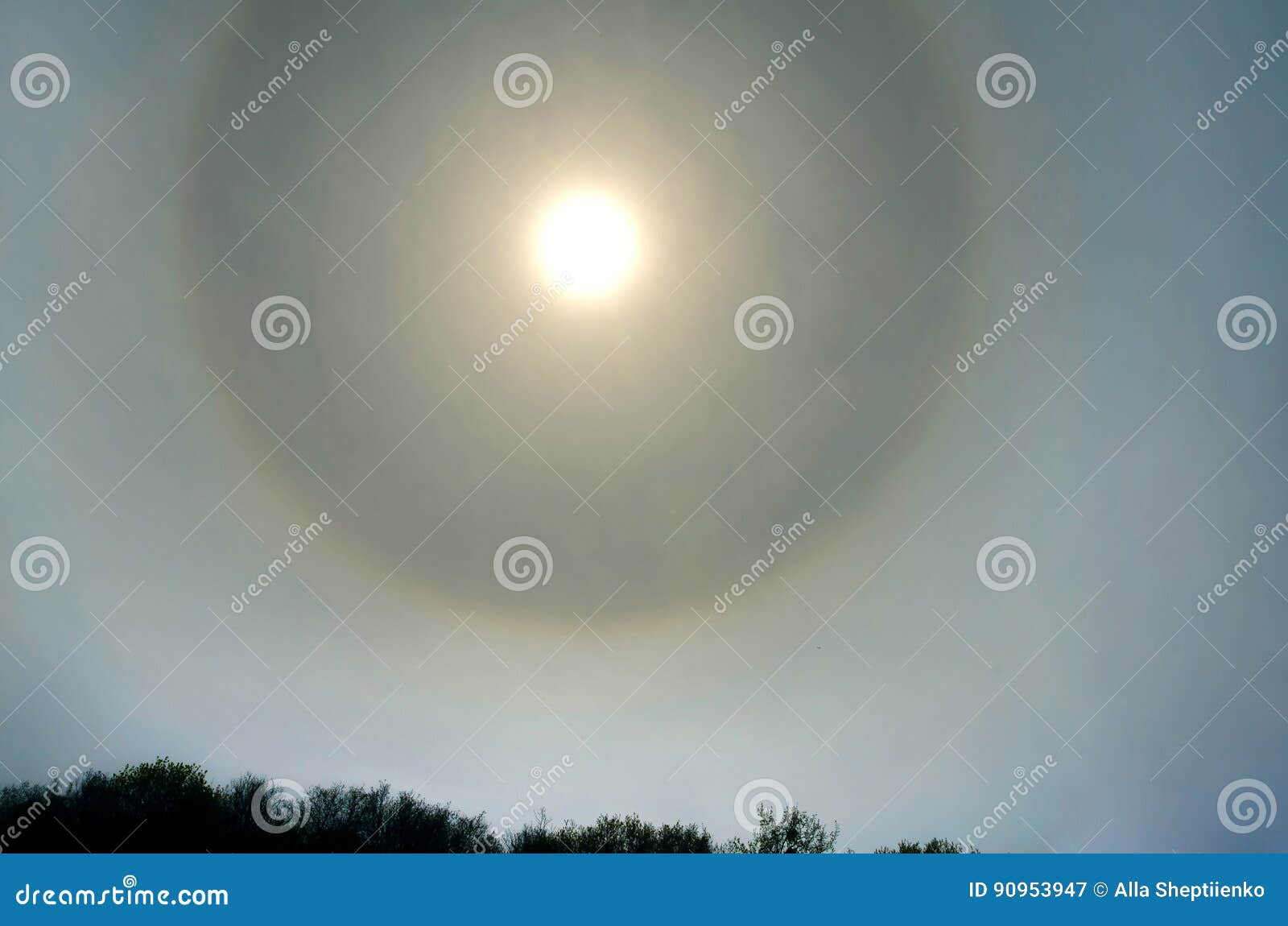 Circle around the sun stock image. Image of science, phenomenon - 90953947