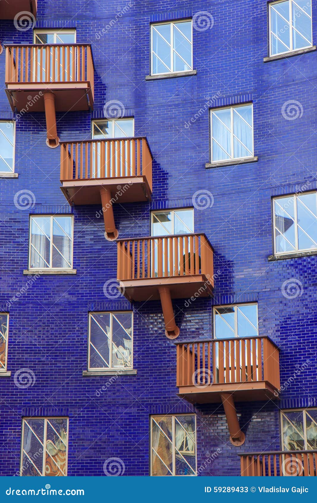 The Circle Building - London Stock Image - Image of tile, estate: 59289433