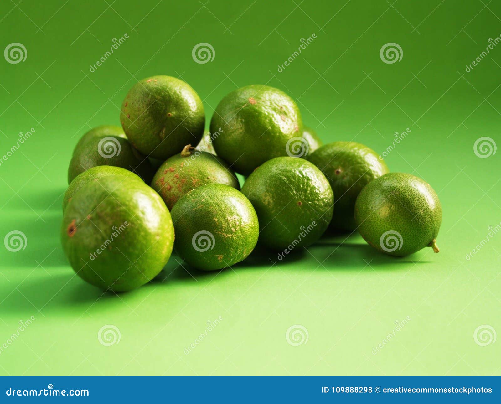 Circle, Citrus, Fruit Picture. Image: 109888298