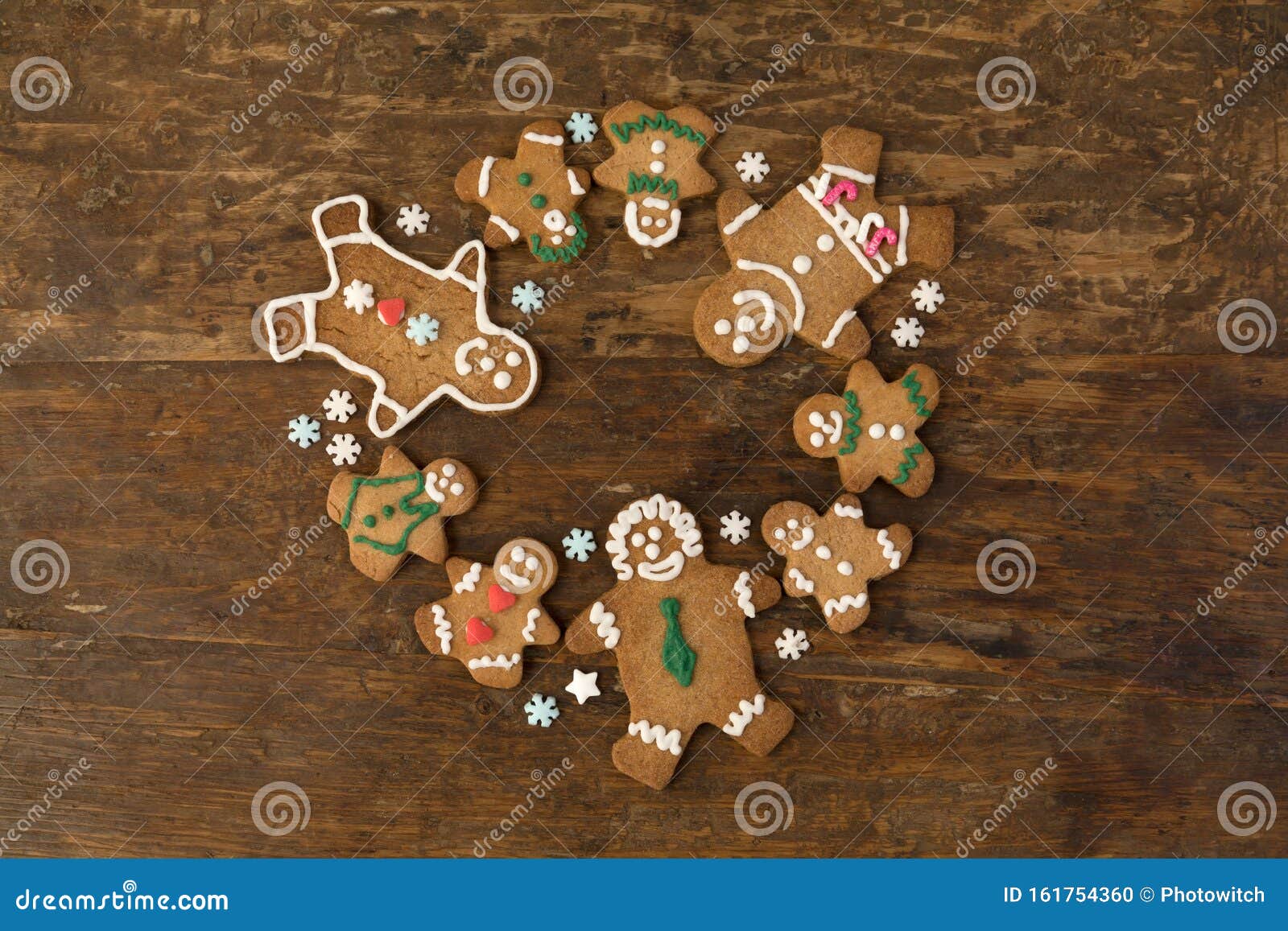 Circle of Gingerbread Cookies Stock Photo - Image of border ...