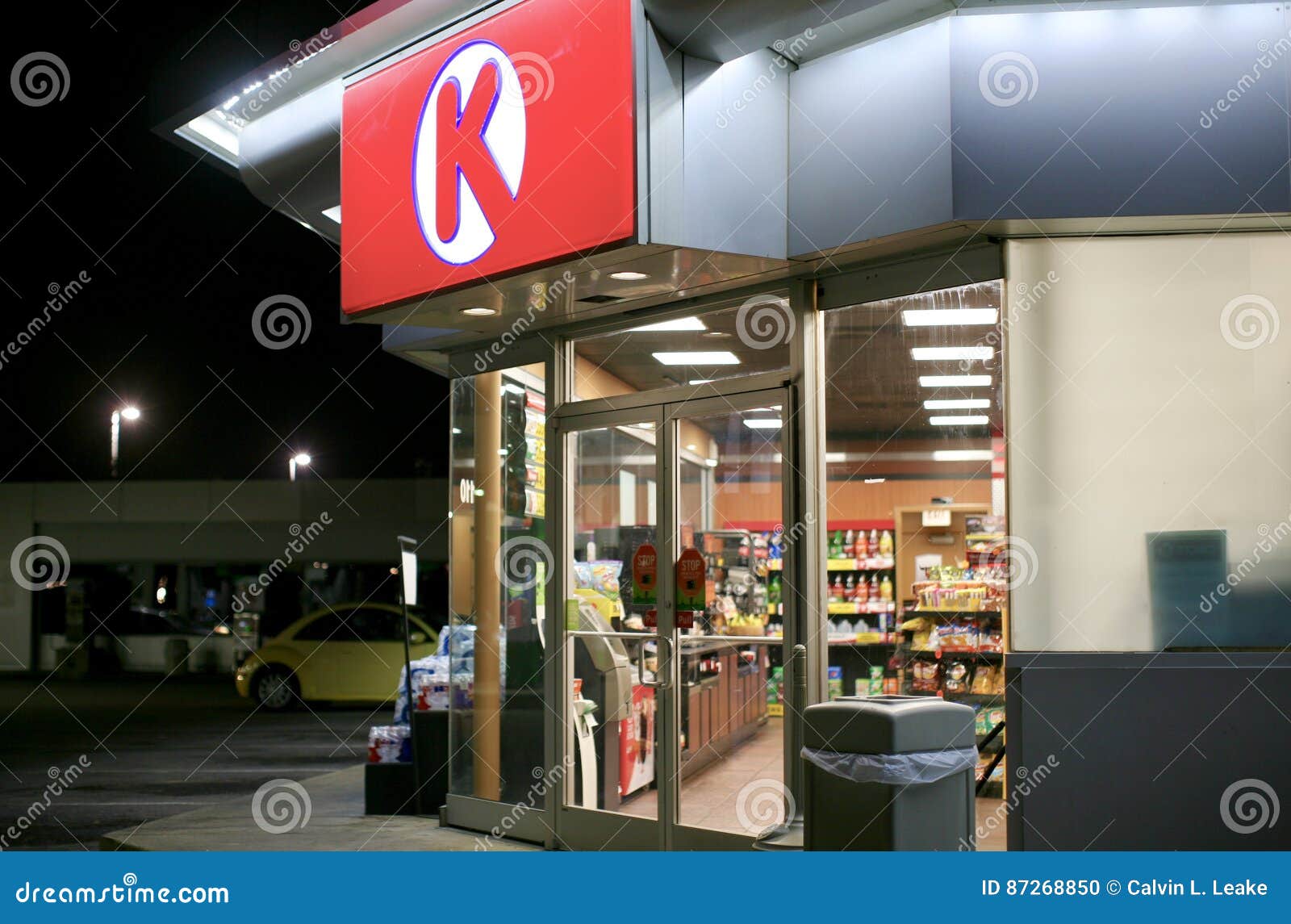 Circle K Convenience Store editorial image. Image of grocery - 87268850