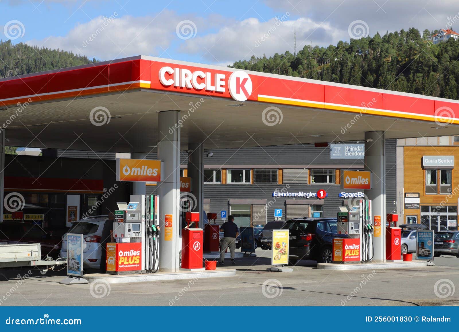 Circle K service station editorial image. Image of gasoline - 256001830