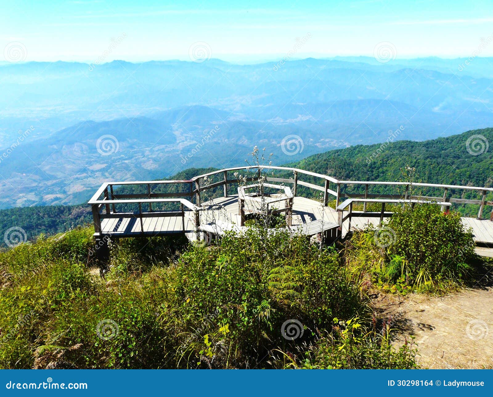 Circle Wooden Bridge on Mountain Stock Photo - Image of plain, horizon ...