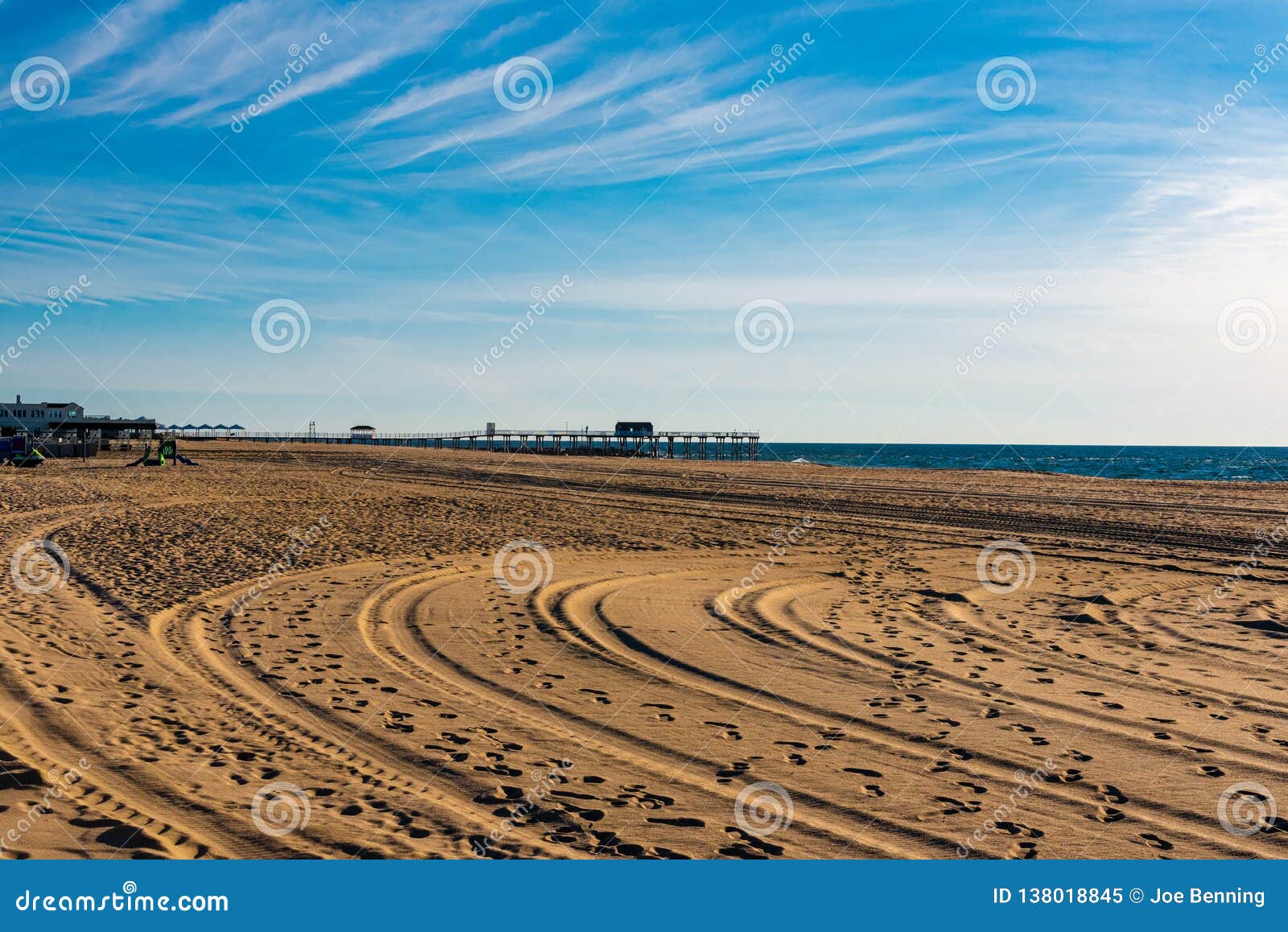 Circles in the Sand on an Empty Beach Stock Image - Image of horizon ...
