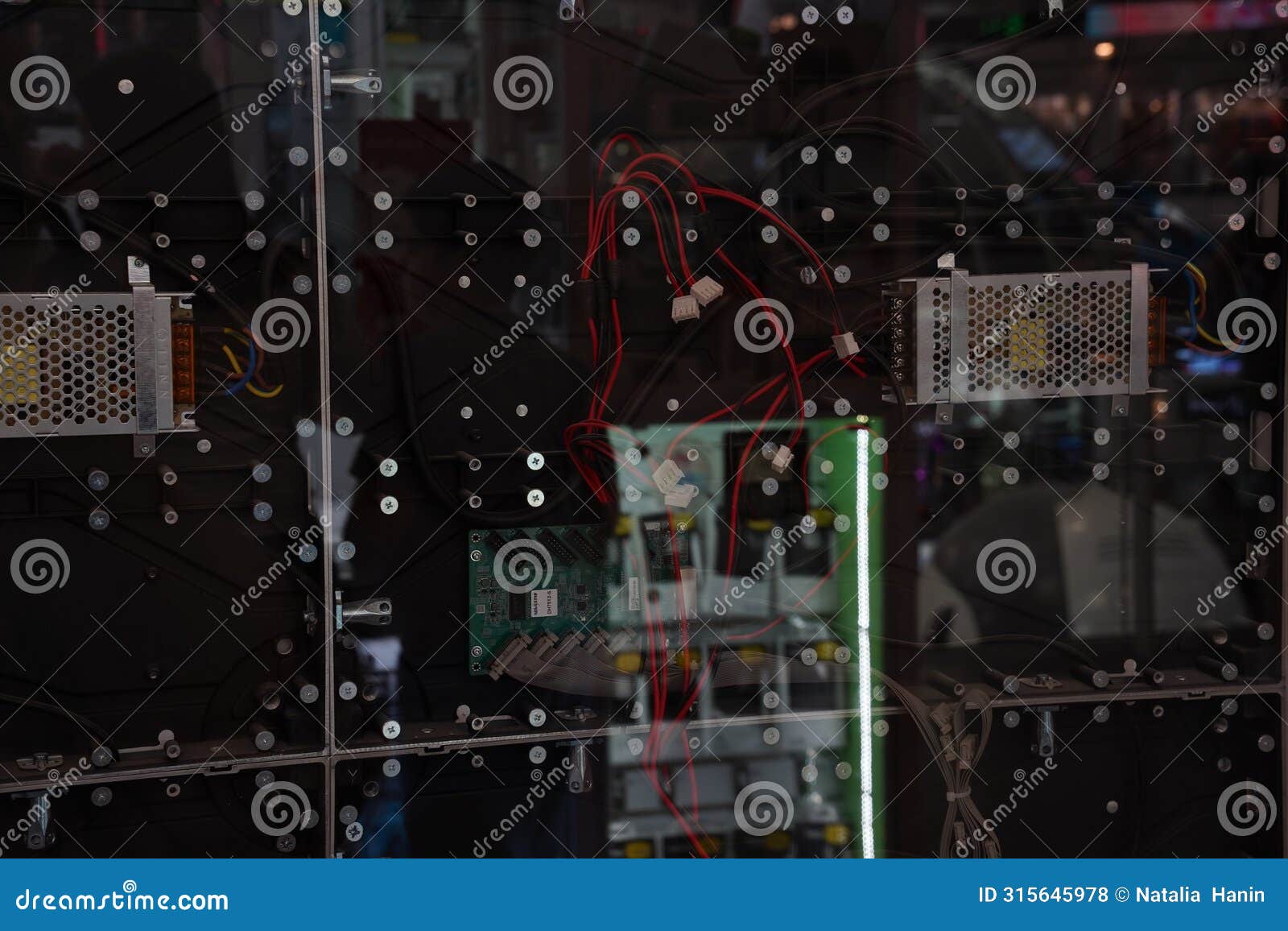 Circuitos De Cables De Diodos Del Conjunto De La Pantalla Led Foto de ...