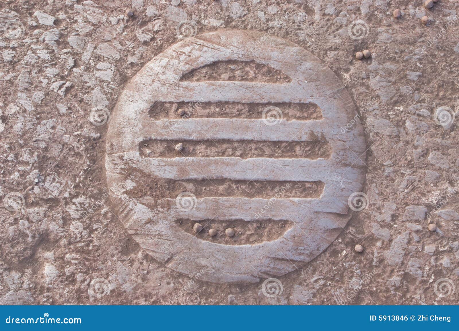 Circular Iron Olive Picture. Image: 5913846