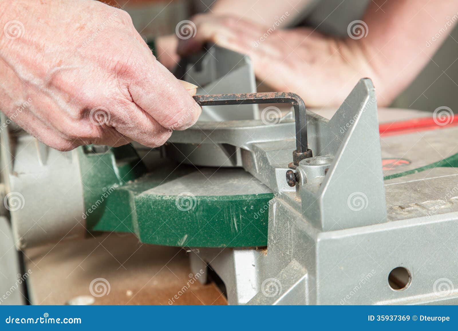 Circular saw adjusting stock image. Image of allen, build - 35937369