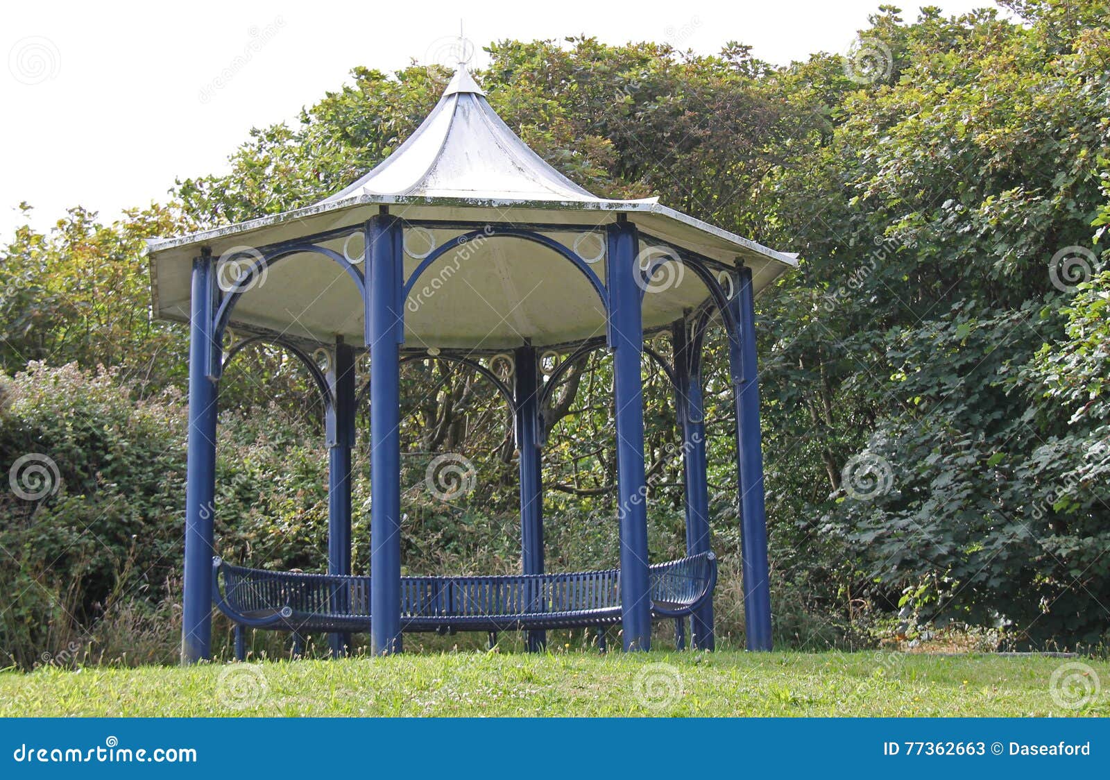 Circular Shelter. stock image. Image of shelter, seats - 77362663