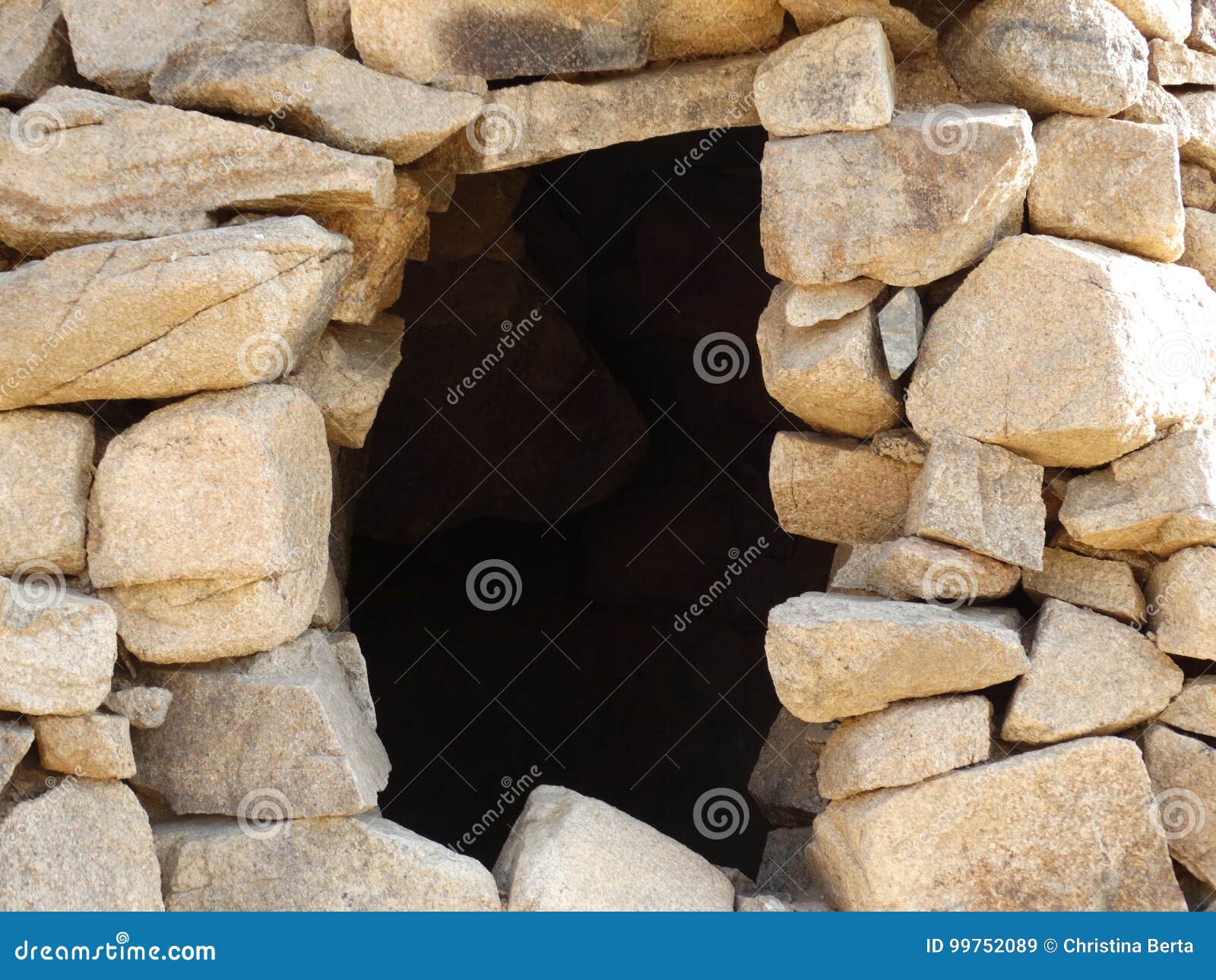 Circular stone wall stock image. Image of hole, arabia - 99752089