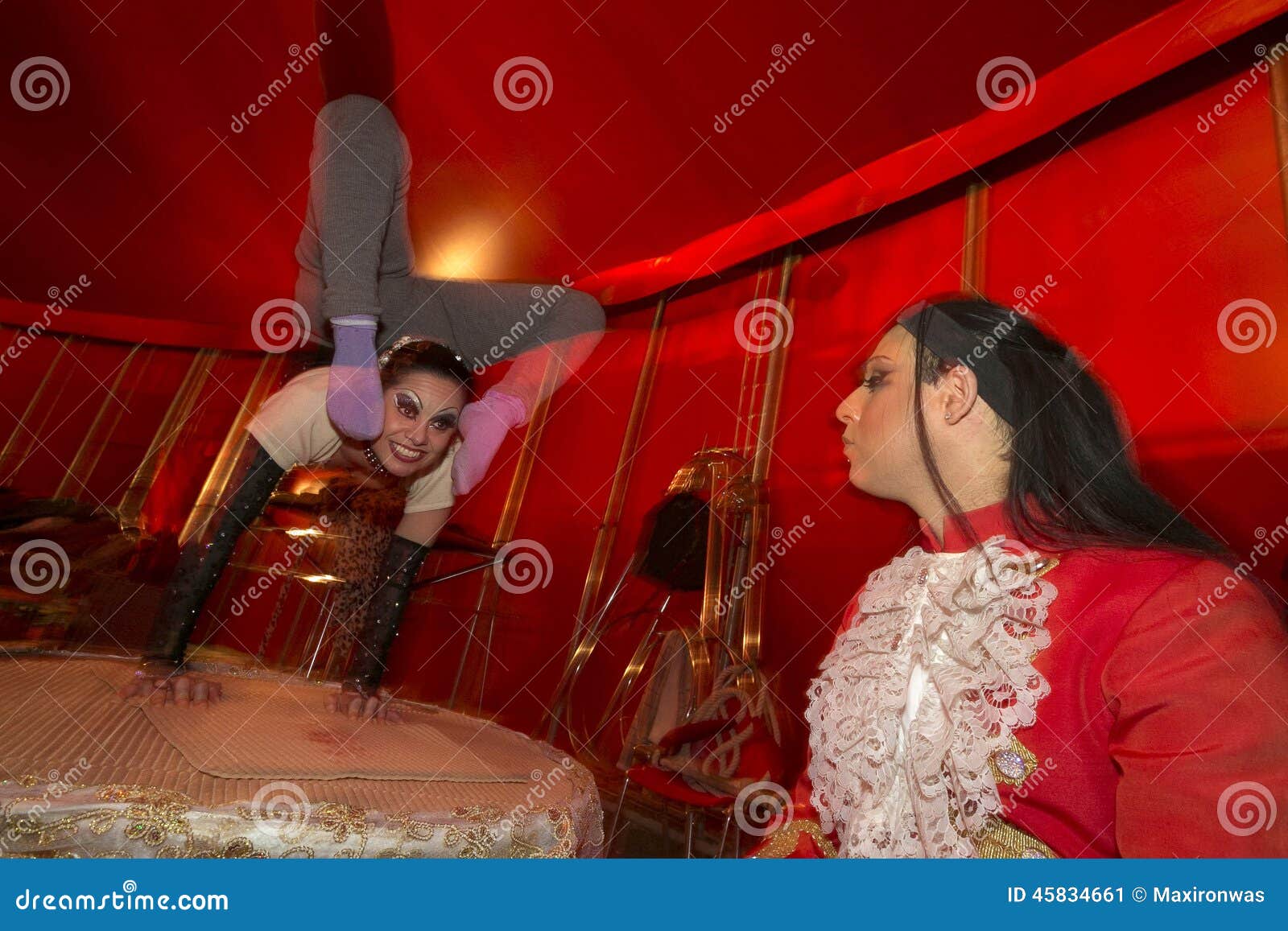 Circus editorial photo. Image of nando, magic, italian - 45834661