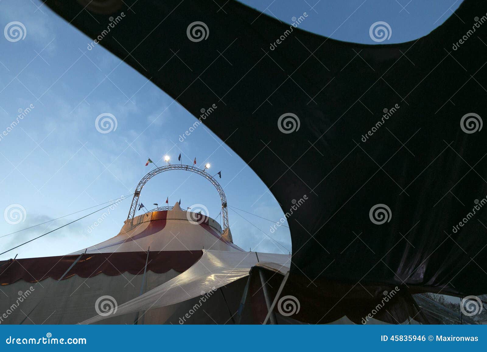 Circus editorial photo. Image of backstage, divertissement - 45835946
