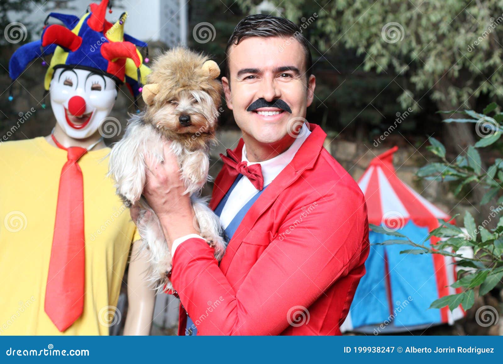 Circus Performers Giving a Show Stock Image - Image of exhibition ...