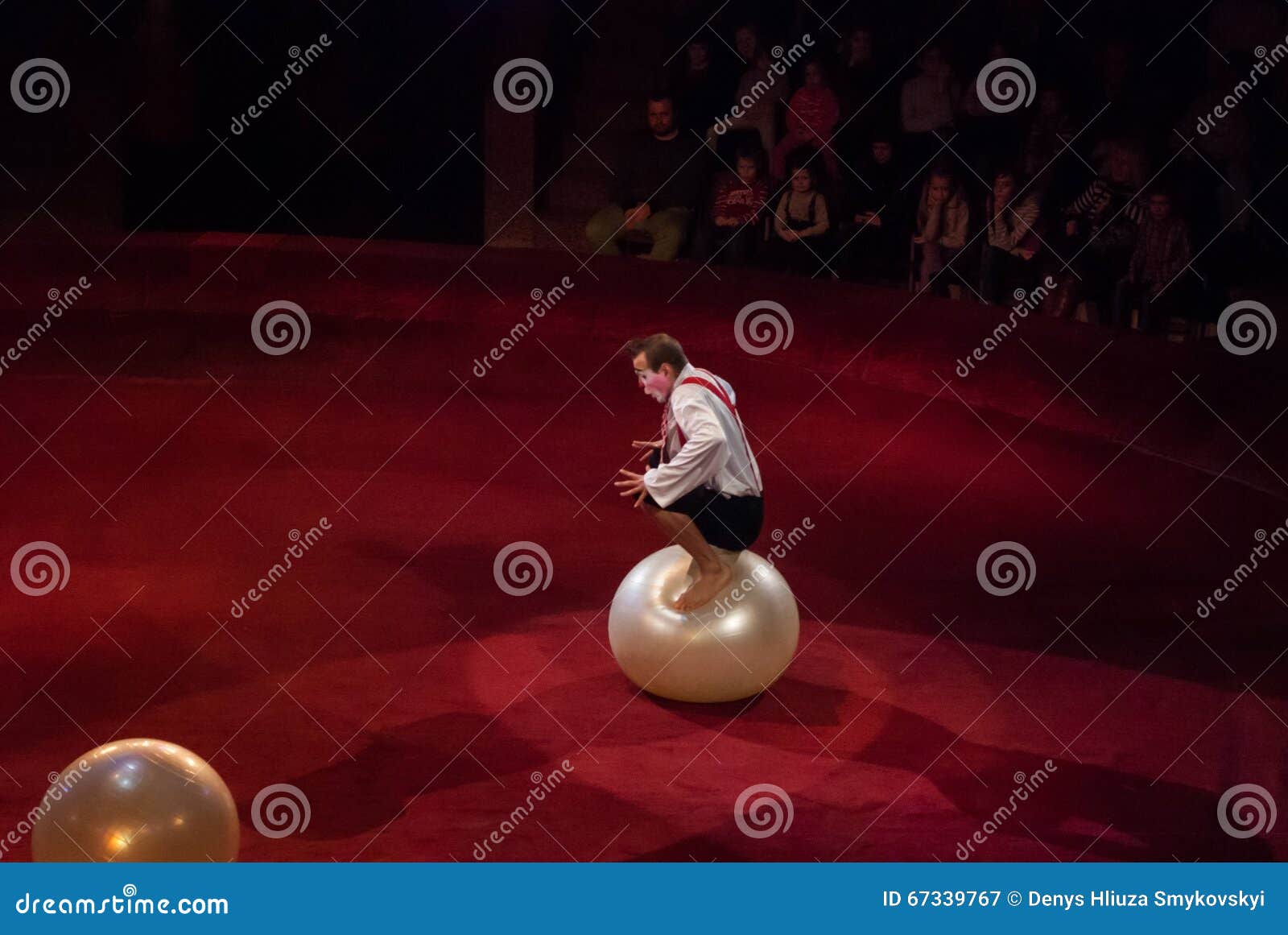 Circus performers editorial photography. Image of acrobatics - 67339767