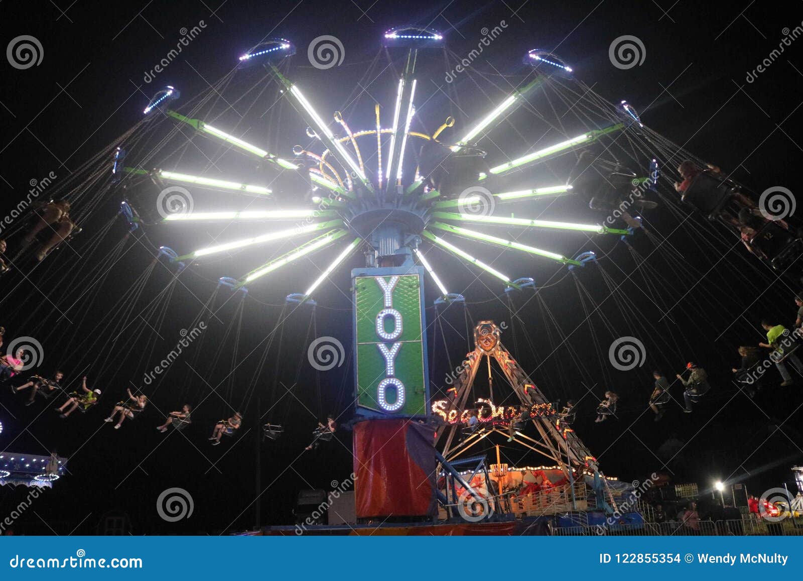 The Yoyo ride editorial stock image. Image of night - 122855354