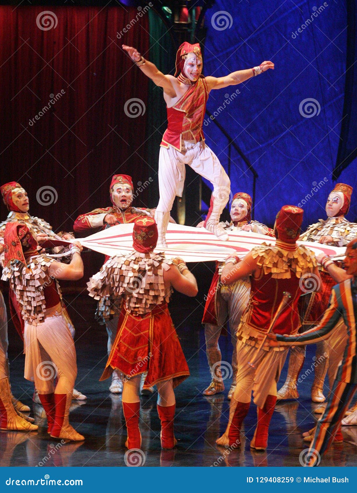 Cirque Du Soleil Performs `Kooza` Editorial Stock Image - Image of ...
