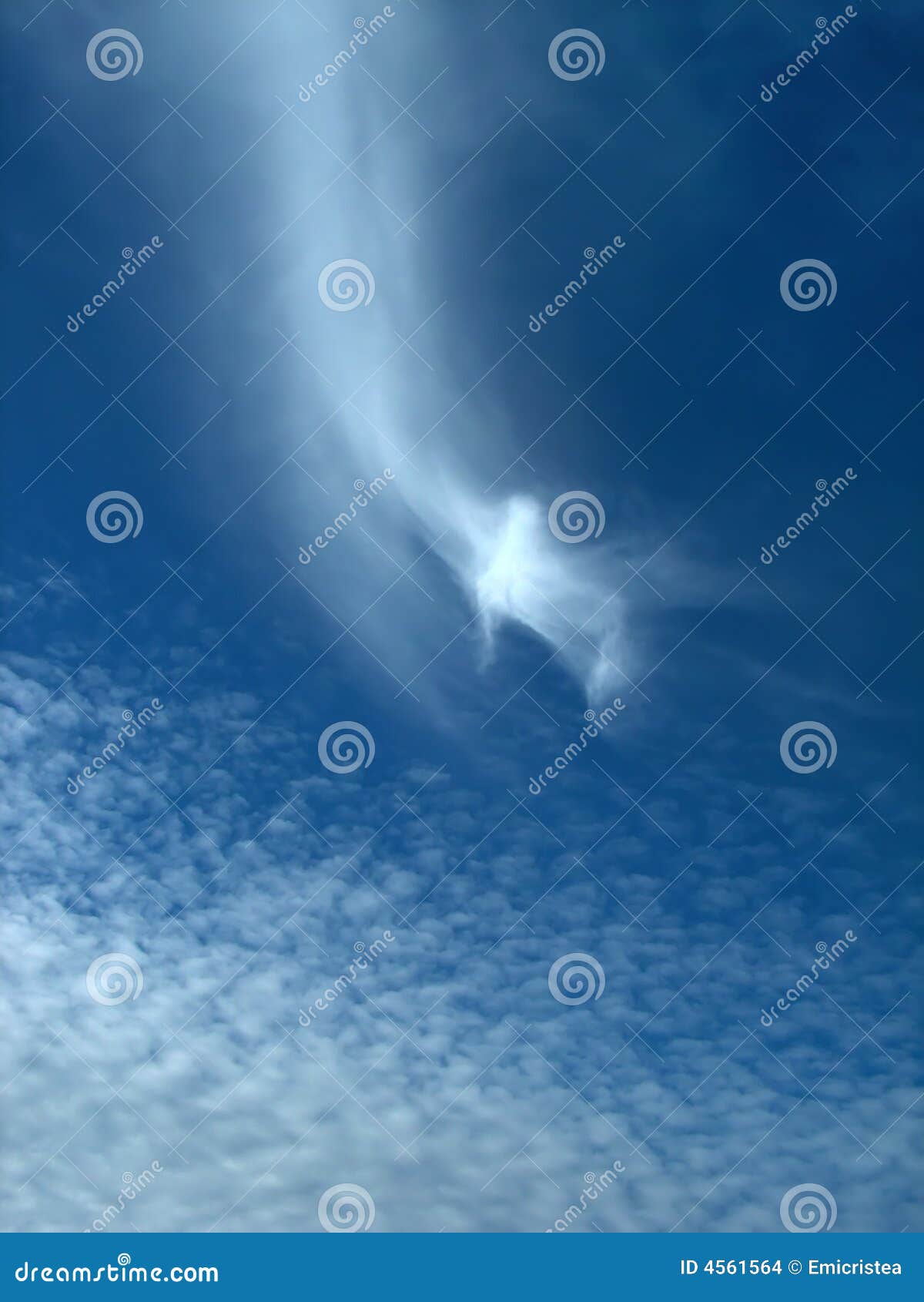 Cirri Su Cielo Blu Immagine. Immagine: 4561564