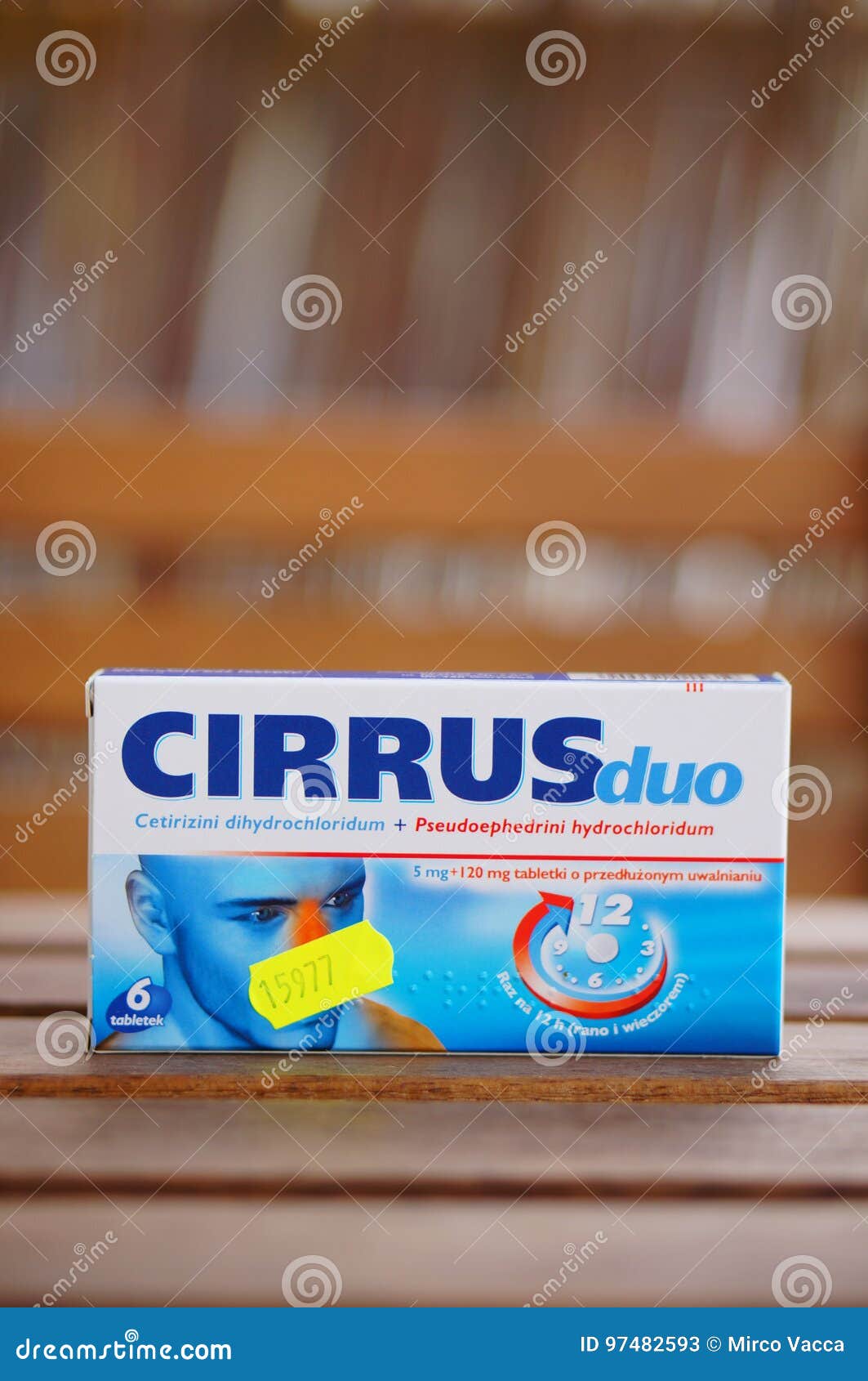 Cirrus-Duomedizin redaktionelles stockfoto. Bild von tabelle - 97482593