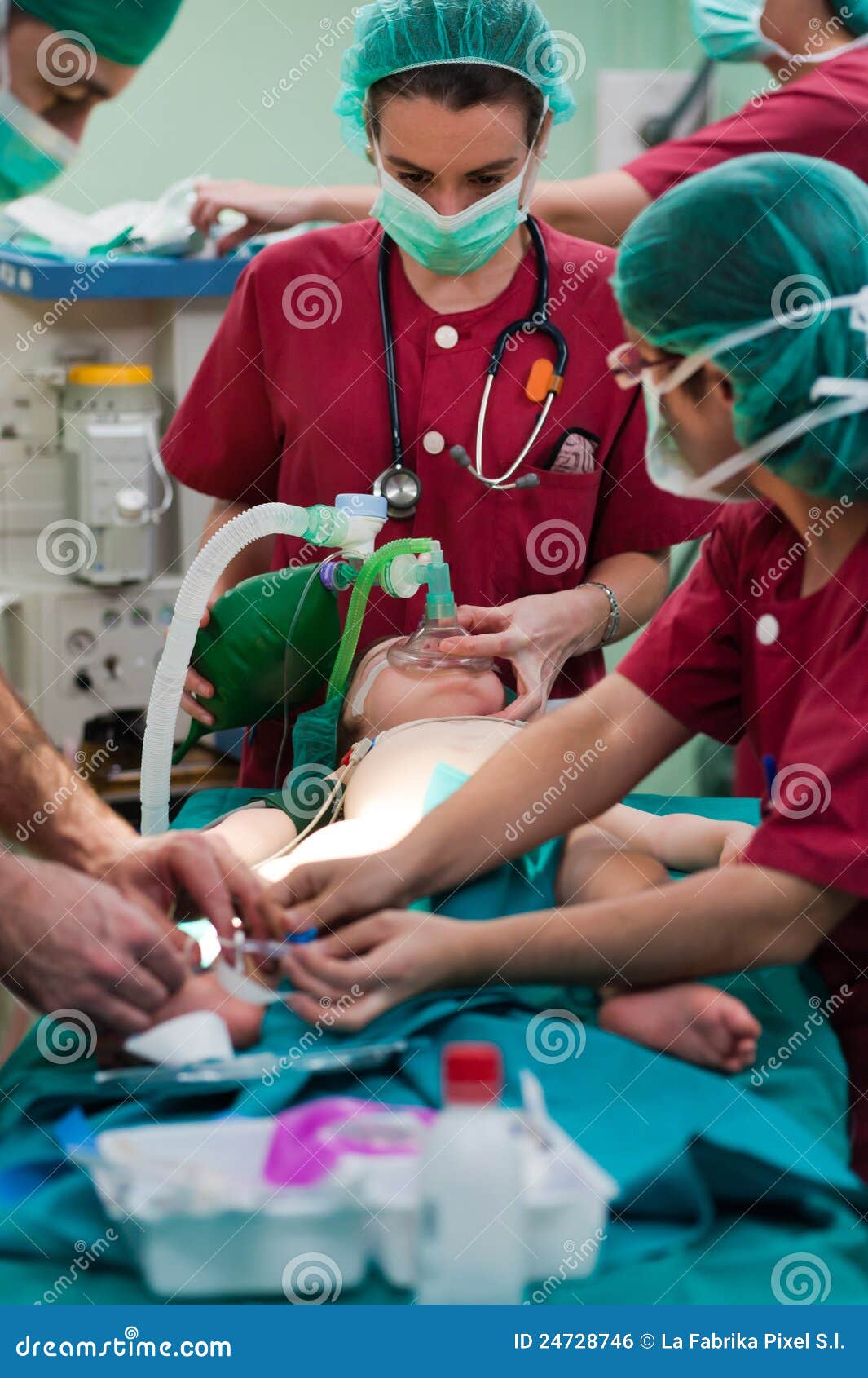 Cirugía del bebé foto de archivo. Imagen de goteo, procedimiento - 24728746