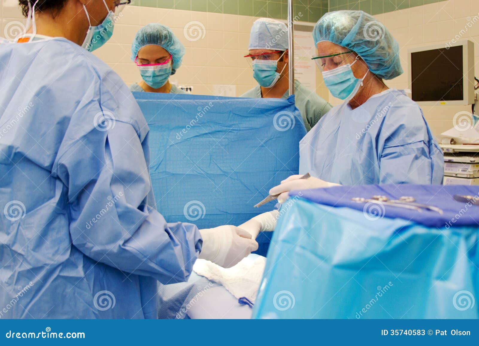 Cirugía Que Conduce Del Equipo Quirúrgico Imagen de archivo - Imagen de ...
